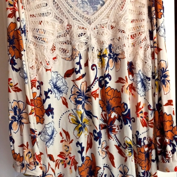 Daniel Rainn | Tops | Daniel Rainn Womens Large Floral Top | Poshmark